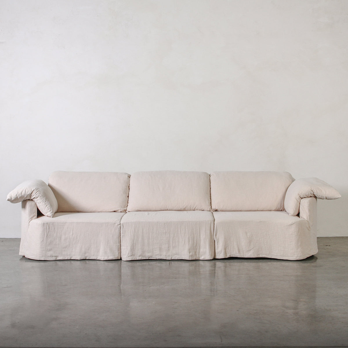Loren Sofa – Few and Far