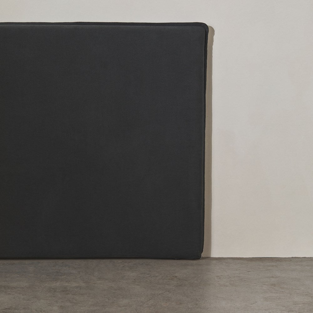 Retreat Bedhead Carbon Queen – Few and Far