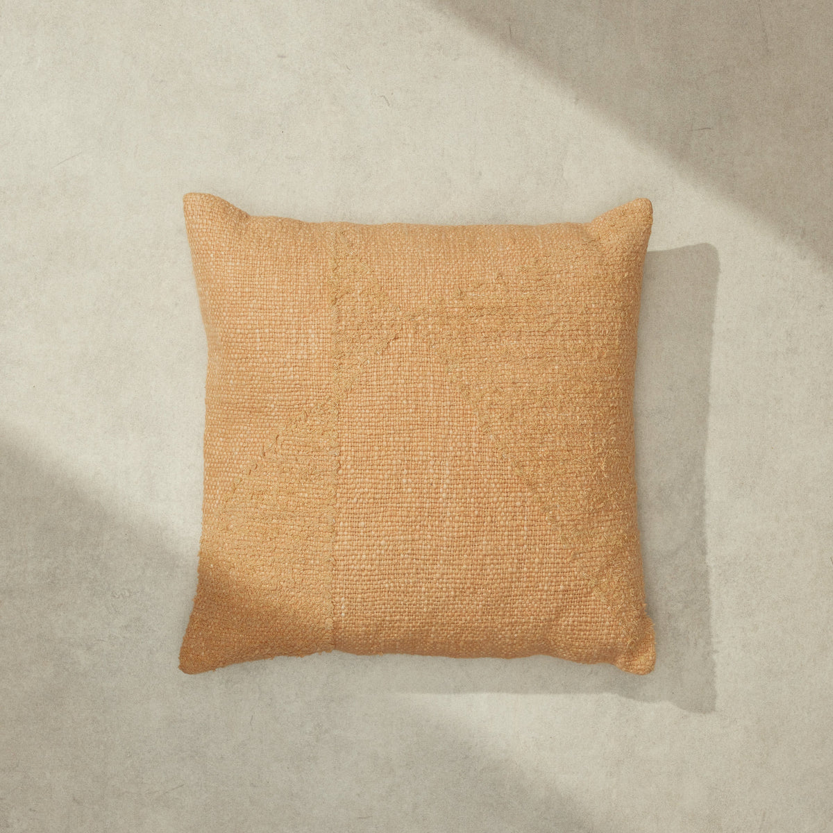 Harlo Cushion – Few and Far